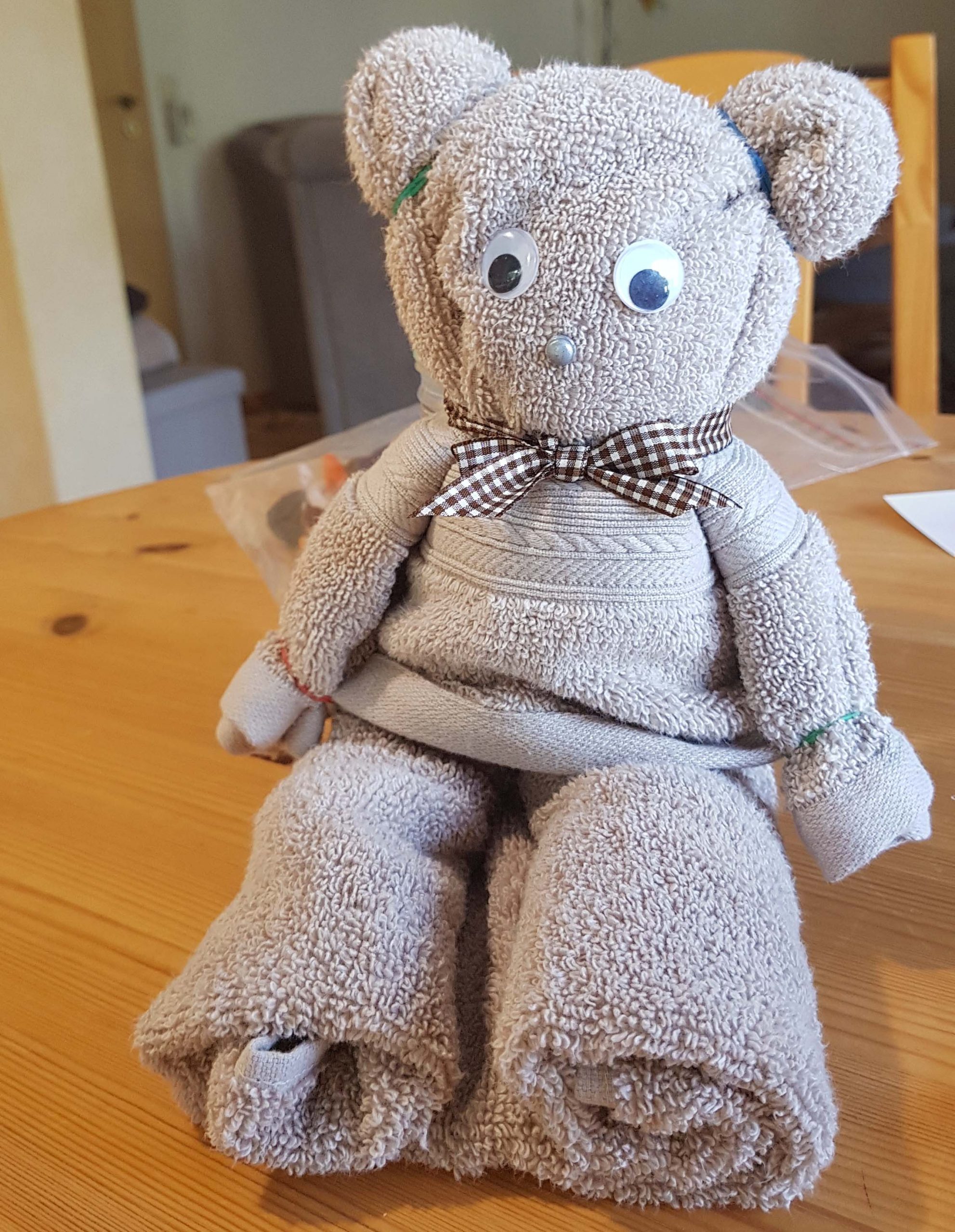 Handtuch Origami, schritt für schritt Anleitung ohne Schneiden